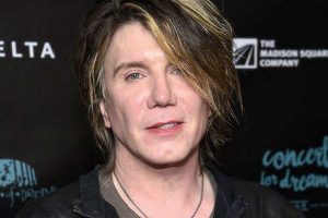 Goo Goo Dolls’ Johnny Rzeznik Opens Up About His Sobriety - Addiction ...